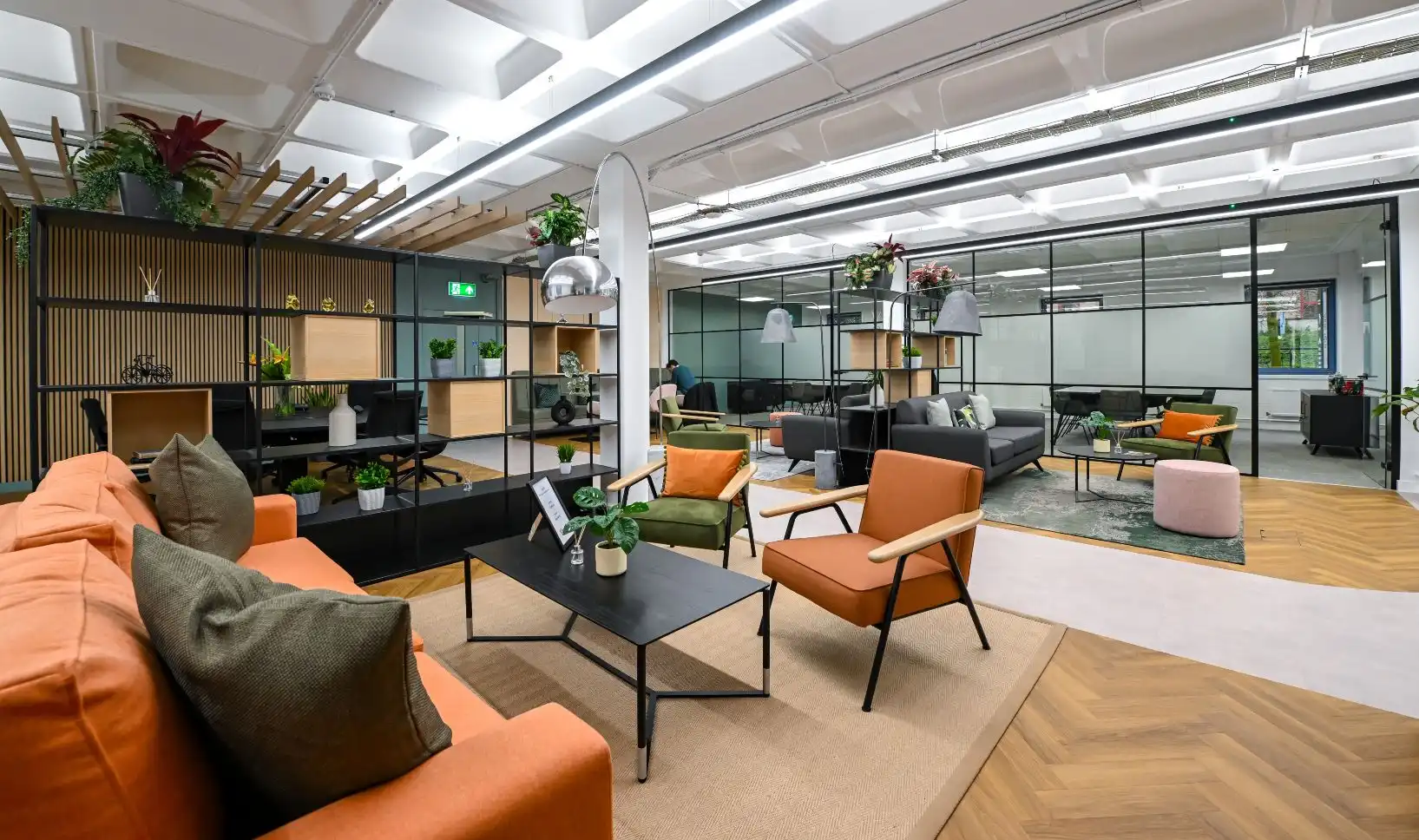 What Is a Serviced Office? Features, Benefits & Who It’s For